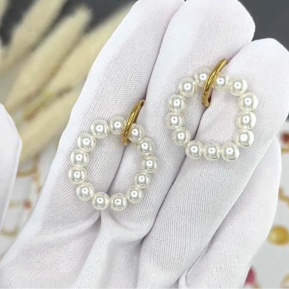 Generation jewels | Jewelry | Elegant Gold And Pearl Hoop Earrings ...